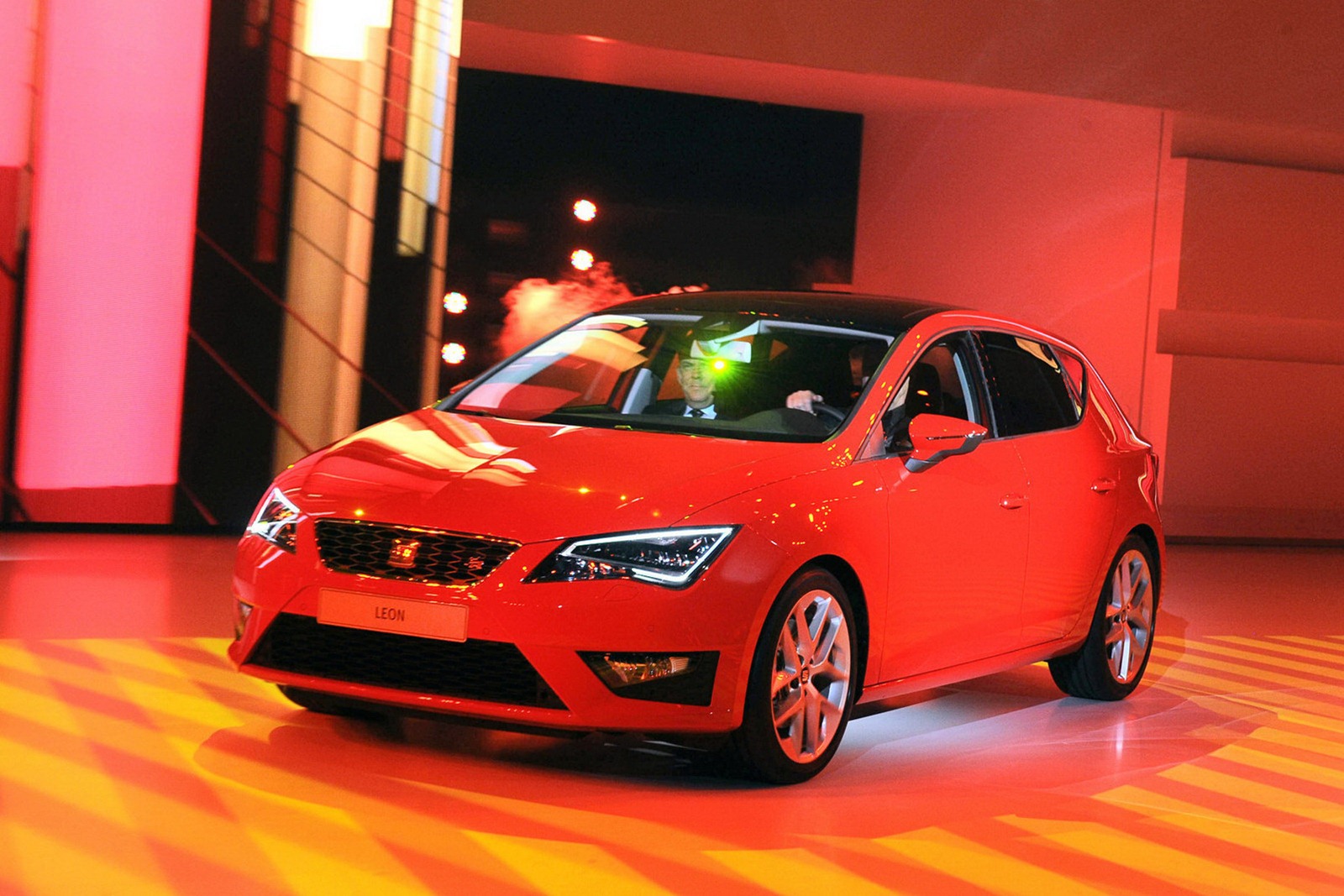 2013 Seat Leon Compact Hatch ~ Autooonline Magazine